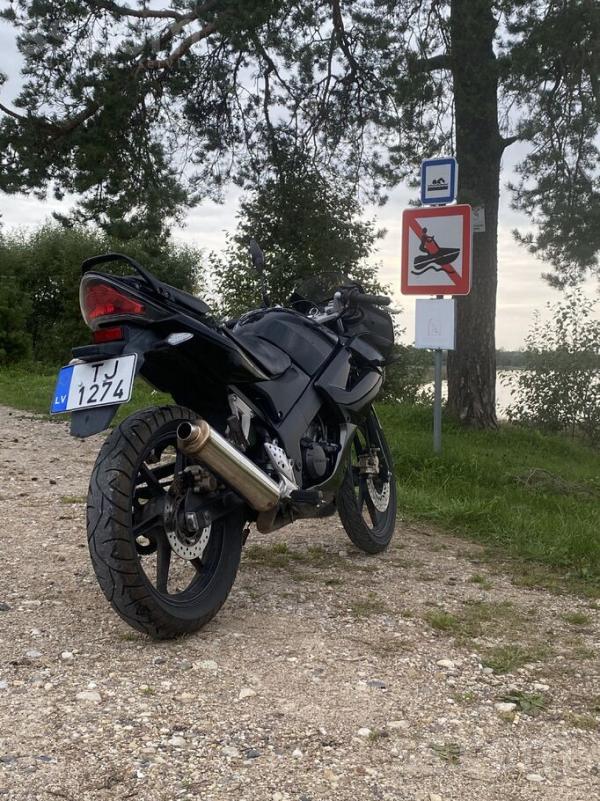 Honda CBR 125R 2008 in Rezekne, with an engine capacity of 0.13 L and mileage of 0 thousand km for 1550 €, photo 3 on AUTOMOTO.COM.LV