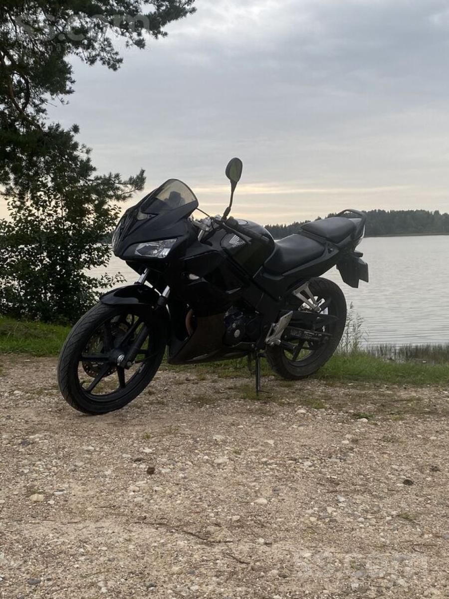 Honda CBR 125R 2008 in Rezekne, with an engine capacity of 0.13 L and mileage of 0 thousand km for 1550 €, photo 5 on AUTOMOTO.COM.LV