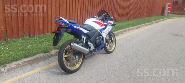 Honda CBR 125R 2009 Cēsis, ar dzinēja tilpumu 0.13 L un nobraukumu 0 tūkst. km par 2000 €, foto 2 vietnē AUTOMOTO.COM.LV