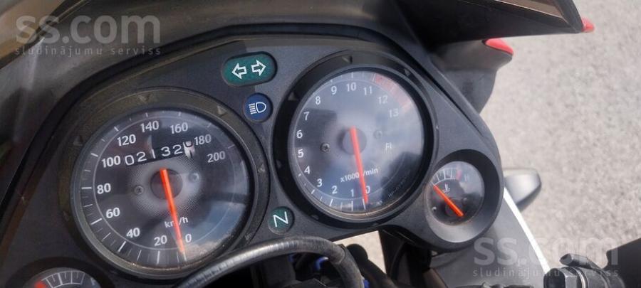 Хонда CBR 125R 2009 в Цесис, объемом двигателя 0.13 л и пробегом 0 тыс. км за 1800 €, фото 4 на AUTOMOTO.COM.LV