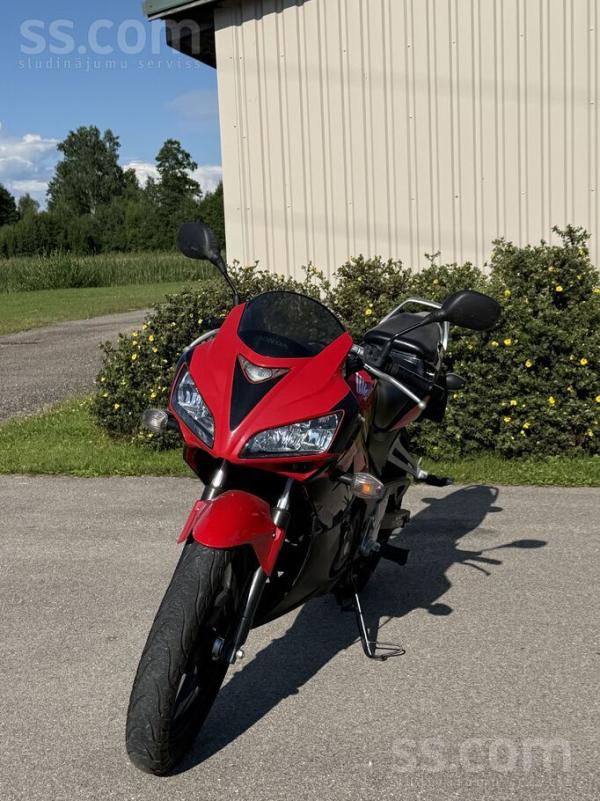 Honda CBR 125R 2010 Balvi, ar dzinēja tilpumu 0.13 L un nobraukumu 0 tūkst. km par 1850 €, foto 3 vietnē AUTOMOTO.COM.LV