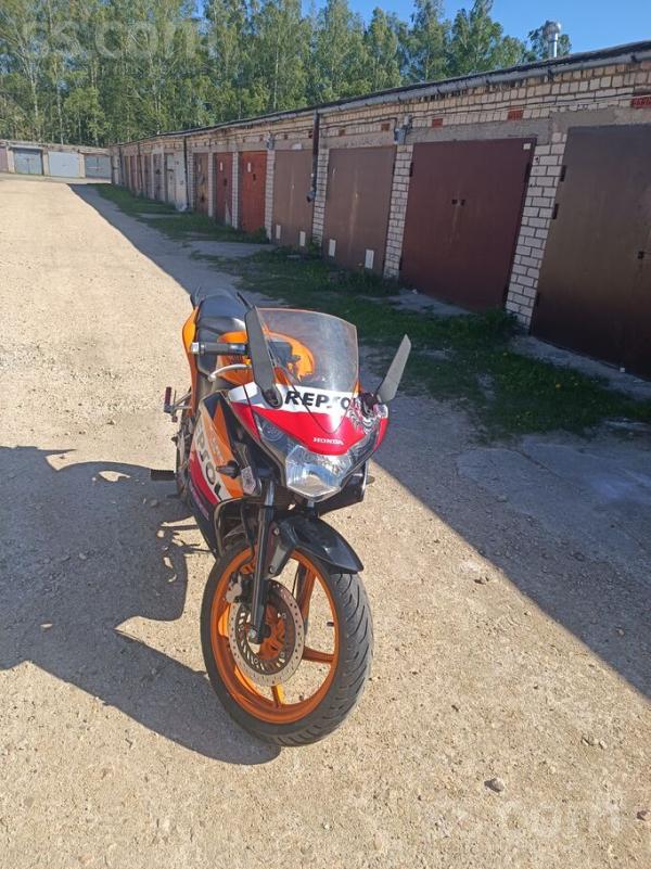 Honda CBR 125R 2013 Rīga, ar dzinēja tilpumu 0.13 L un nobraukumu 0 tūkst. km par 2000 €, foto 3 vietnē AUTOMOTO.COM.LV