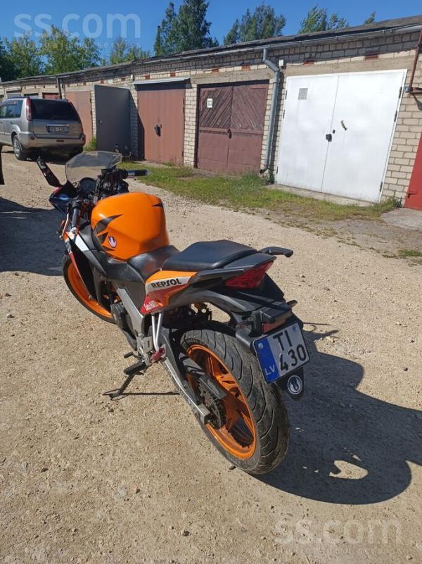 Honda CBR 125R 2013 Rīga, ar dzinēja tilpumu 0.13 L un nobraukumu 0 tūkst. km par 2000 €, foto 5 vietnē AUTOMOTO.COM.LV