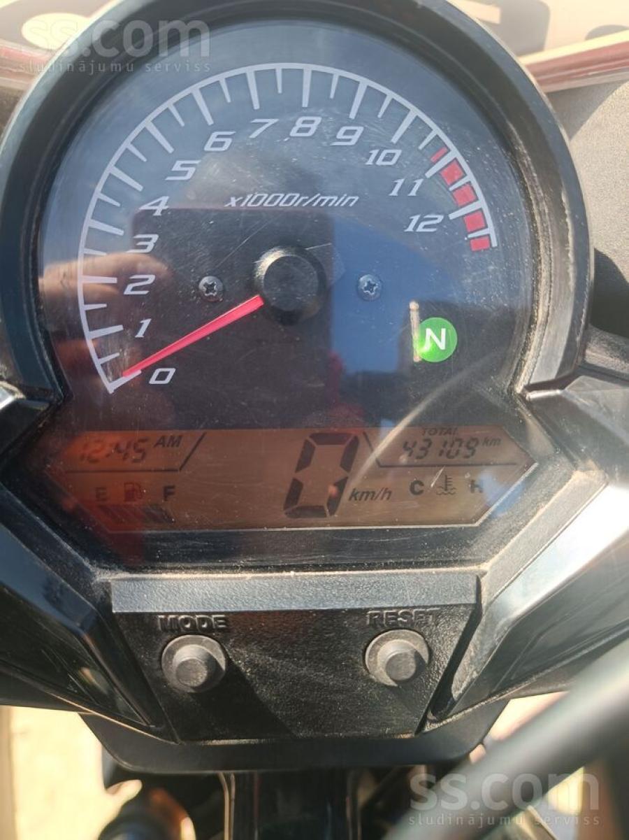 Honda CBR 125R 2013 Rīga, ar dzinēja tilpumu 0.13 L un nobraukumu 0 tūkst. km par 2000 €, foto 9 vietnē AUTOMOTO.COM.LV