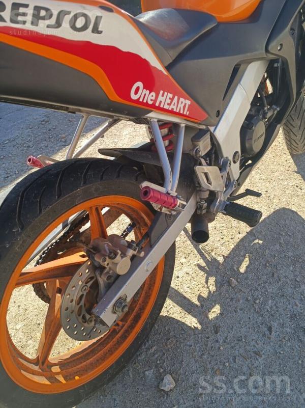 Honda CBR 125R 2013 Rīga, ar dzinēja tilpumu 0.13 L un nobraukumu 0 tūkst. km par 2000 €, foto 9 vietnē AUTOMOTO.COM.LV