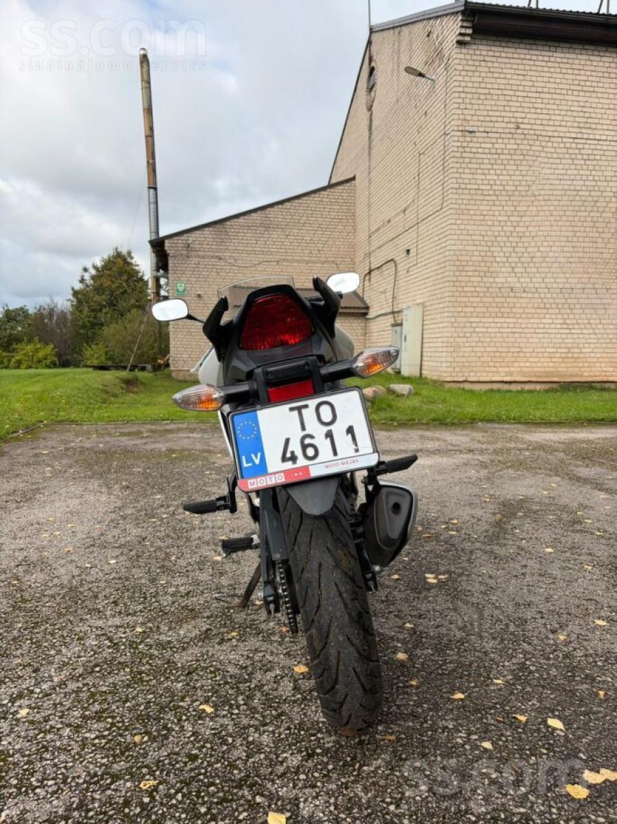 Honda CBR 125R 2014 in Rezekne, with an engine capacity of 0.13 L and mileage of 0 thousand km for 2000 €, photo 4 on AUTOMOTO.COM.LV