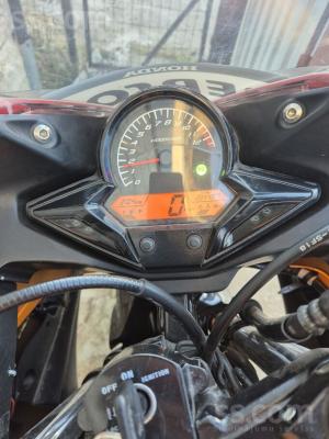 Honda CBR 125R 2015 Rēzekne, ar dzinēja tilpumu 0.13 L un nobraukumu 0 tūkst. km par 2650 €, foto 3 vietnē AUTOMOTO.COM.LV