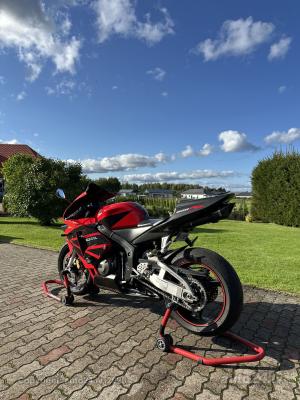 Melns Honda CBR 600 2004 Tartu, ar dzinēja tilpumu 0.60 L un nobraukumu 34 tūkst. km par 3500 €, foto 4 vietnē AUTOMOTO.COM.LV