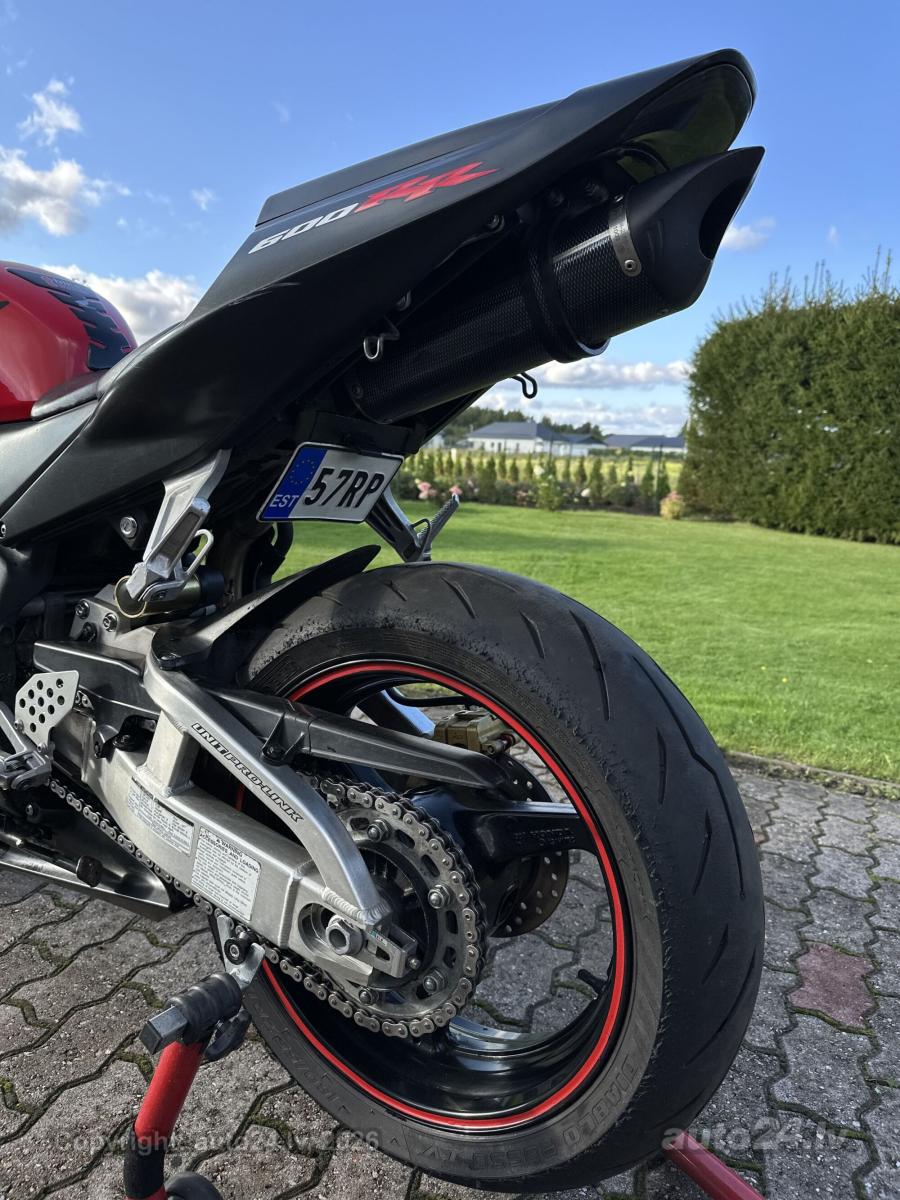Melns Honda CBR 600 2004 Tartu, ar dzinēja tilpumu 0.60 L un nobraukumu 34 tūkst. km par 3500 €, foto 7 vietnē AUTOMOTO.COM.LV
