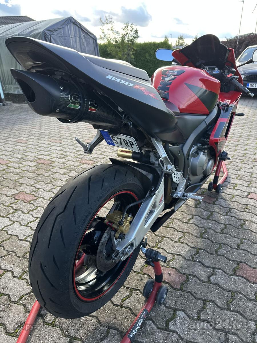 Melns Honda CBR 600 2004 Tartu, ar dzinēja tilpumu 0.60 L un nobraukumu 34 tūkst. km par 3500 €, foto 8 vietnē AUTOMOTO.COM.LV