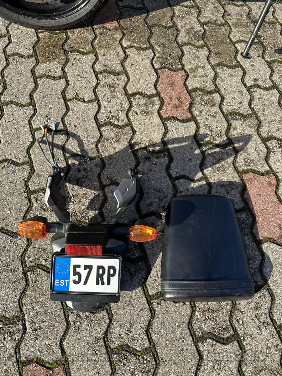Melns Honda CBR 600 2004 Tartu, ar dzinēja tilpumu 0.60 L un nobraukumu 34 tūkst. km par 3500 €, foto 10 vietnē AUTOMOTO.COM.LV