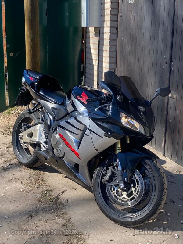 Черный Хонда CBR 600 2005 в Таллин, объемом двигателя 0.60 л и пробегом 56 тыс. км за 4200 €, фото 1 на AUTOMOTO.COM.LV