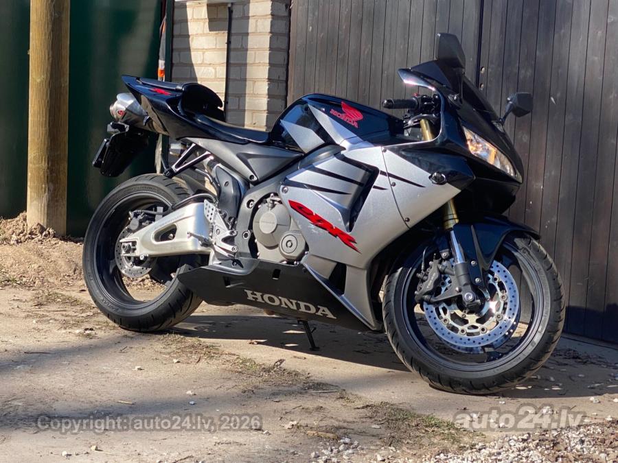 Черный Хонда CBR 600 2005 в Таллин, объемом двигателя 0.60 л и пробегом 56 тыс. км за 4200 €, фото 4 на AUTOMOTO.COM.LV