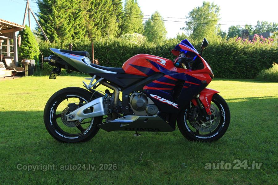 Черный Хонда CBR 600 2005 в Пярну, объемом двигателя 0.60 л и пробегом 48 тыс. км за 4000 €, фото 3 на AUTOMOTO.COM.LV