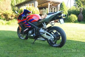 Черный Хонда CBR 600 2005 в Пярну, объемом двигателя 0.60 л и пробегом 48 тыс. км за 4000 €, фото 6 на AUTOMOTO.COM.LV