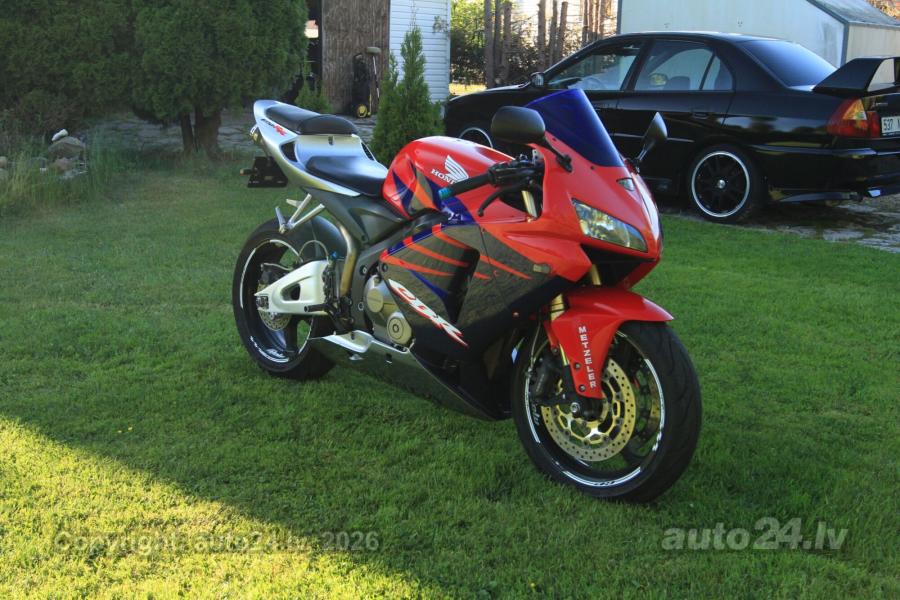 Черный Хонда CBR 600 2005 в Пярну, объемом двигателя 0.60 л и пробегом 48 тыс. км за 4000 €, фото 8 на AUTOMOTO.COM.LV