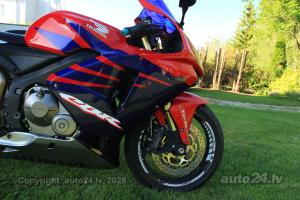 Черный Хонда CBR 600 2005 в Пярну, объемом двигателя 0.60 л и пробегом 48 тыс. км за 4000 €, фото 12 на AUTOMOTO.COM.LV