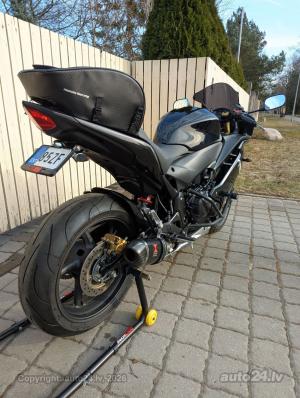 Черный Хонда CBR 600 2011 в Таллин, объемом двигателя 0.60 л и пробегом 39 тыс. км за 4500 €, фото 2 на AUTOMOTO.COM.LV