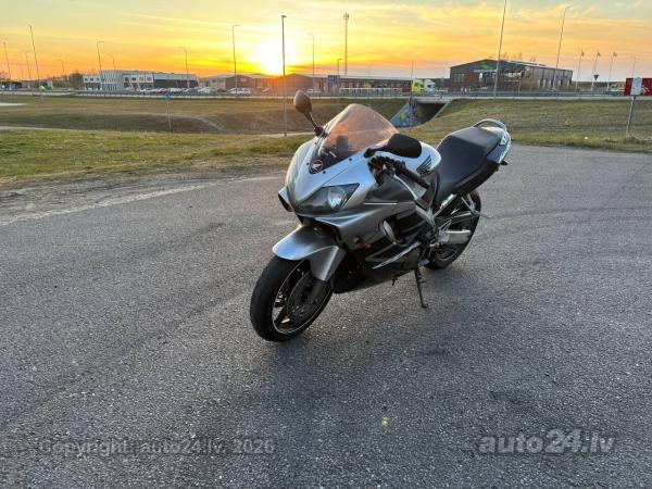 Pelēks Honda CBR 600 2006 Tallina, ar dzinēja tilpumu 0.60 L un nobraukumu 27 tūkst. km par 2800 €, foto 6 vietnē AUTOMOTO.COM.LV