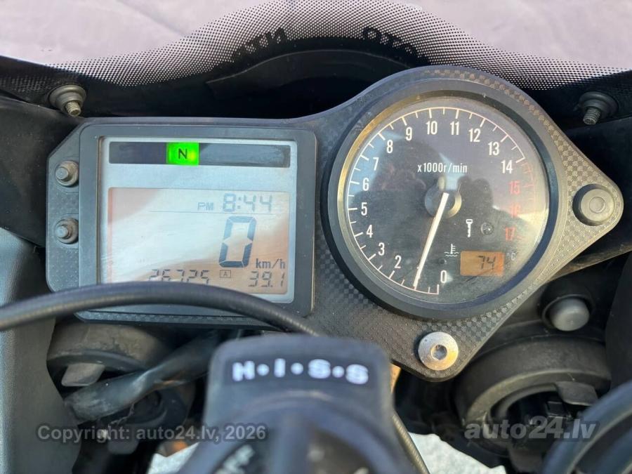 Серый Хонда CBR 600 2006 в Таллин, объемом двигателя 0.60 л и пробегом 27 тыс. км за 2800 €, фото 8 на AUTOMOTO.COM.LV