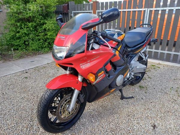 Хонда CBR 600 1995 в Бауска, объемом двигателя 0.60 л и пробегом 0 тыс. км за 980 €, фото 1 на AUTOMOTO.COM.LV