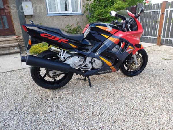 Хонда CBR 600 1995 в Бауска, объемом двигателя 0.60 л и пробегом 0 тыс. км за 980 €, фото 2 на AUTOMOTO.COM.LV