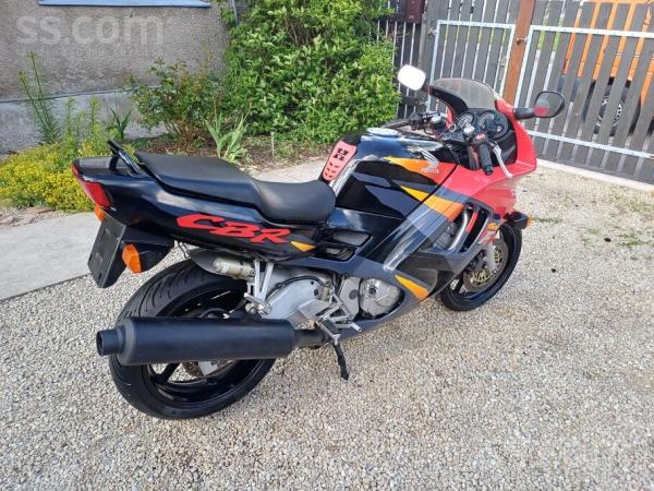 Хонда CBR 600 1995 в Бауска, объемом двигателя 0.60 л и пробегом 0 тыс. км за 980 €, фото 4 на AUTOMOTO.COM.LV
