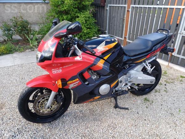 Хонда CBR 600 1995 в Бауска, объемом двигателя 0.60 л и пробегом 0 тыс. км за 980 €, фото 5 на AUTOMOTO.COM.LV
