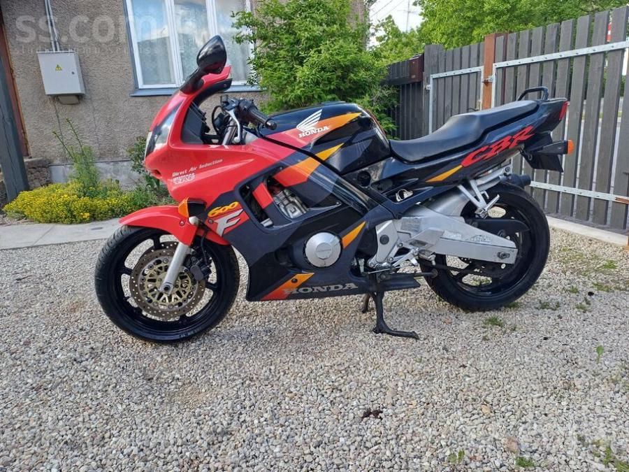 Хонда CBR 600 1995 в Бауска, объемом двигателя 0.60 л и пробегом 0 тыс. км за 980 €, фото 7 на AUTOMOTO.COM.LV