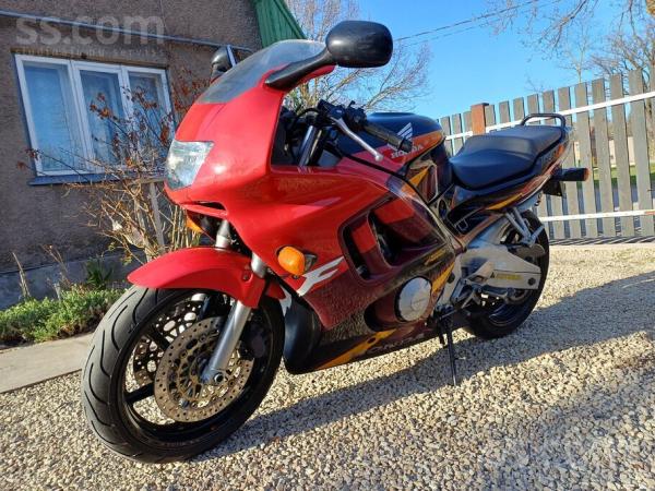 Хонда CBR 600 1996 в Бауска, объемом двигателя 0.60 л и пробегом 0 тыс. км за 980 €, фото 1 на AUTOMOTO.COM.LV