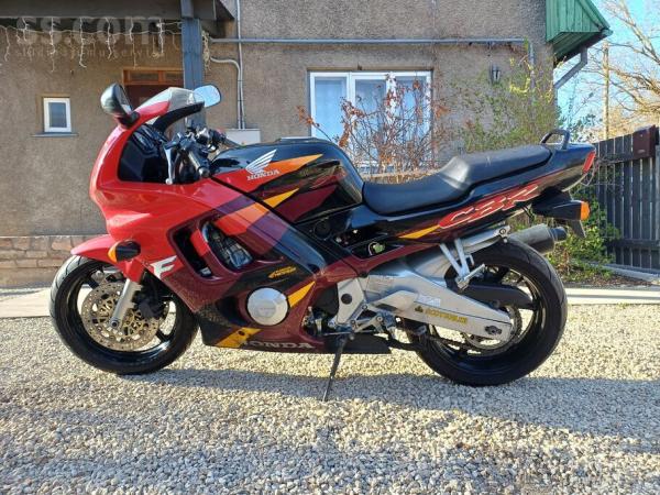 Хонда CBR 600 1996 в Бауска, объемом двигателя 0.60 л и пробегом 0 тыс. км за 980 €, фото 3 на AUTOMOTO.COM.LV