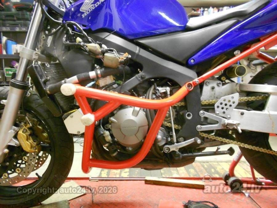 Honda CBR 600 2004 in Tallinn, with an engine capacity of 0.60 L and mileage of 0 thousand km for 3700 €, photo 4 on AUTOMOTO.COM.LV