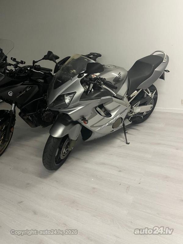 Хонда CBR 600 2005 в Таллин, объемом двигателя 0.60 л и пробегом 46 тыс. км за 2600 €, фото 2 на AUTOMOTO.COM.LV