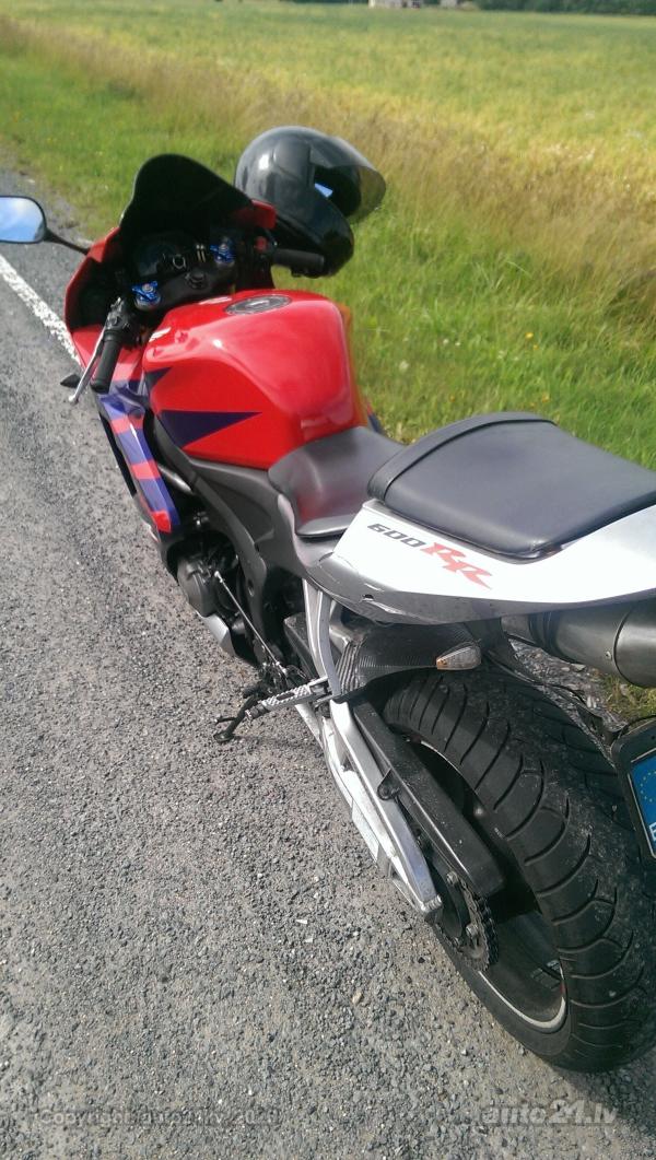 Honda CBR 600 2005 in Viljandi, with an engine capacity of 0.60 L and mileage of 38 thousand km for 3000 €, photo 4 on AUTOMOTO.COM.LV