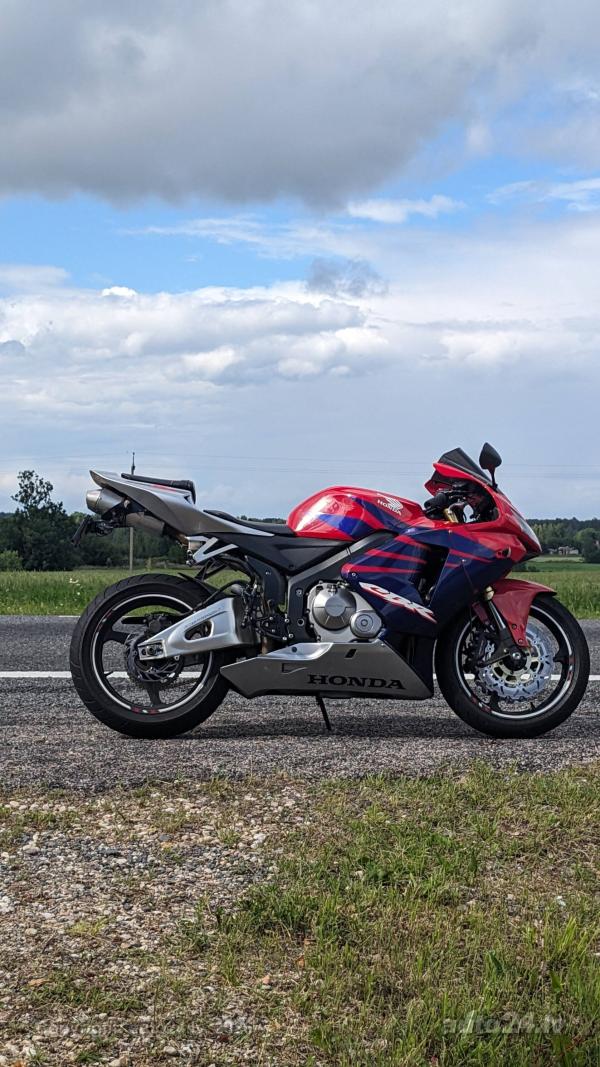 Honda CBR 600 2005 in Viljandi, with an engine capacity of 0.60 L and mileage of 38 thousand km for 3000 €, photo 6 on AUTOMOTO.COM.LV