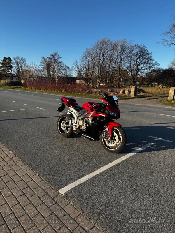 Honda CBR 600 2007 in Tallinn, with an engine capacity of 0.60 L and mileage of 49 thousand km for 3900 €, photo 2 on AUTOMOTO.COM.LV