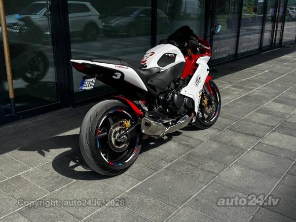 Honda CBR 600 2011 Tallina, ar dzinēja tilpumu 0.60 L un nobraukumu 13 tūkst. km par 3700 €, foto 3 vietnē AUTOMOTO.COM.LV