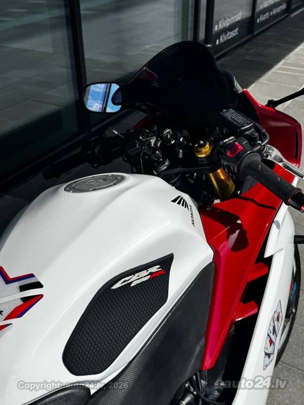 Honda CBR 600 2011 Tallina, ar dzinēja tilpumu 0.60 L un nobraukumu 13 tūkst. km par 3700 €, foto 5 vietnē AUTOMOTO.COM.LV