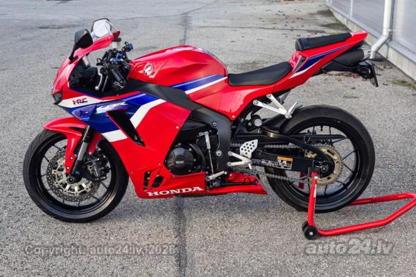 Honda CBR 600 2025 Pērnava, ar dzinēja tilpumu 0.60 L un nobraukumu 4 tūkst. km par 11990 €, foto 1 vietnē AUTOMOTO.COM.LV