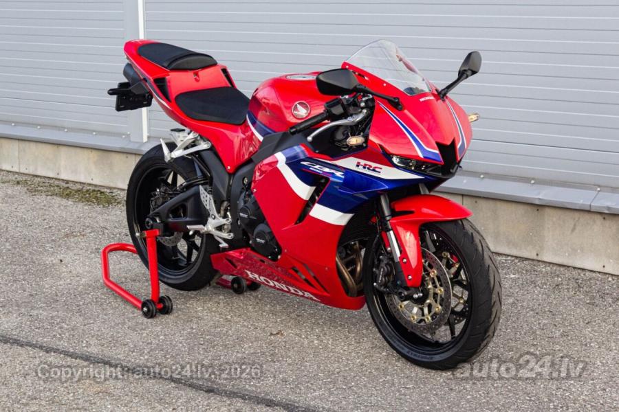 Honda CBR 600 2025 in Parnu, with an engine capacity of 0.60 L and mileage of 4 thousand km for 11990 €, photo 4 on AUTOMOTO.COM.LV