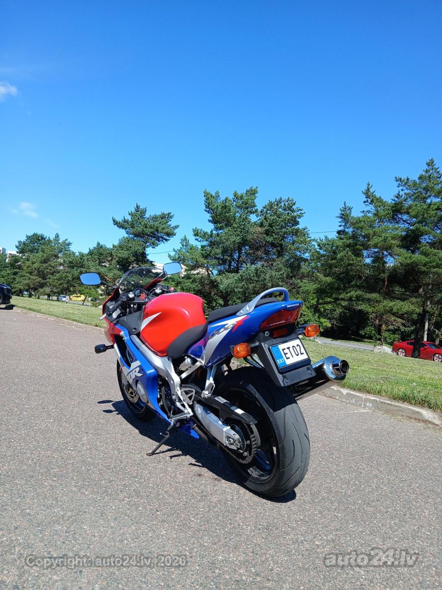 Honda CBR 600 2001 Tallina, ar dzinēja tilpumu 0.60 L un nobraukumu 49 tūkst. km par 4000 €, foto 6 vietnē AUTOMOTO.COM.LV