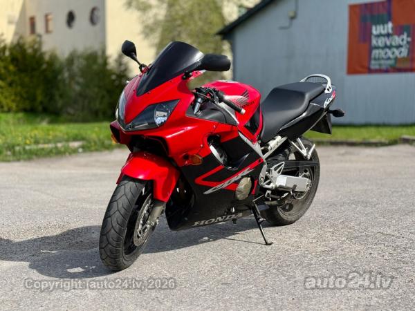 Sarkans Honda CBR 600 2006 Tallina, ar dzinēja tilpumu 0.60 L un nobraukumu 23 tūkst. km par 4500 €, foto 2 vietnē AUTOMOTO.COM.LV