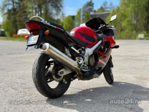Sarkans Honda CBR 600 2006 Tallina, ar dzinēja tilpumu 0.60 L un nobraukumu 23 tūkst. km par 4500 €, foto 5 vietnē AUTOMOTO.COM.LV