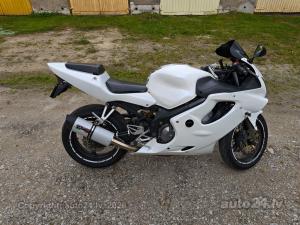 Balts Honda CBR 600 2002 Jegeva, ar dzinēja tilpumu 0.60 L un nobraukumu 29 tūkst. km par 2899 €, foto 3 vietnē AUTOMOTO.COM.LV