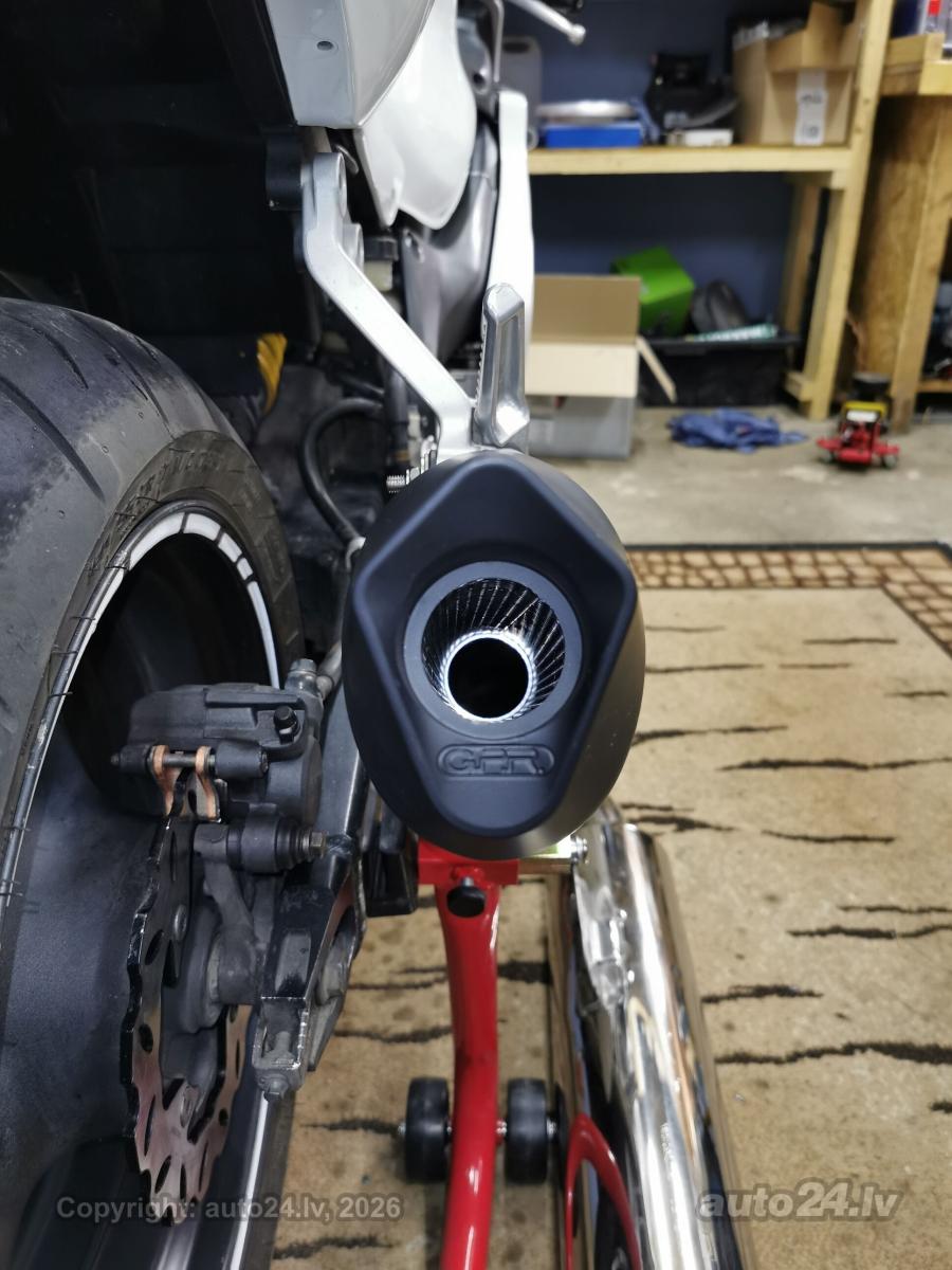 Balts Honda CBR 600 2002 Jegeva, ar dzinēja tilpumu 0.60 L un nobraukumu 29 tūkst. km par 2899 €, foto 9 vietnē AUTOMOTO.COM.LV