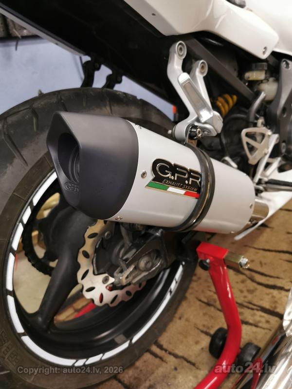 Белый Хонда CBR 600 2002 в Йыгева, объемом двигателя 0.60 л и пробегом 29 тыс. км за 2899 €, фото 9 на AUTOMOTO.COM.LV
