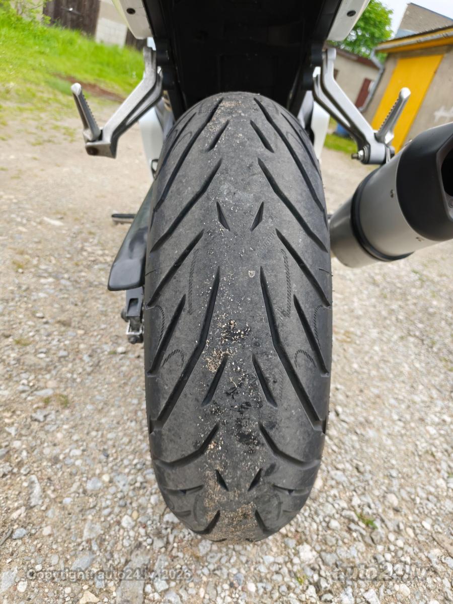 Balts Honda CBR 600 2002 Jegeva, ar dzinēja tilpumu 0.60 L un nobraukumu 29 tūkst. km par 2899 €, foto 12 vietnē AUTOMOTO.COM.LV