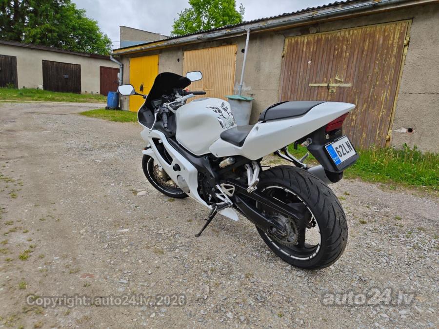 Balts Honda CBR 600 2002 Jegeva, ar dzinēja tilpumu 0.60 L un nobraukumu 29 tūkst. km par 2899 €, foto 14 vietnē AUTOMOTO.COM.LV
