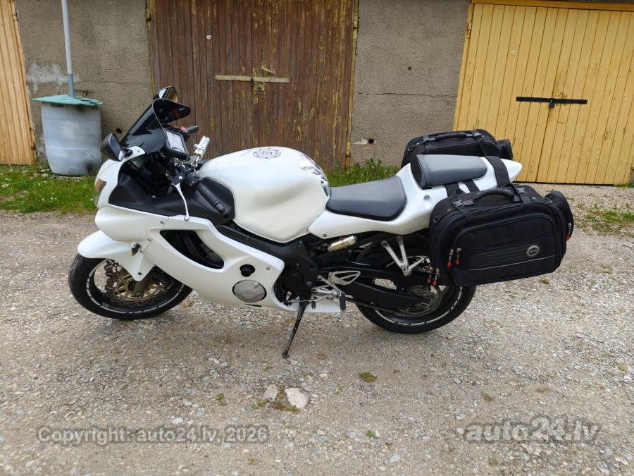 Balts Honda CBR 600 2002 Jegeva, ar dzinēja tilpumu 0.60 L un nobraukumu 29 tūkst. km par 2899 €, foto 16 vietnē AUTOMOTO.COM.LV