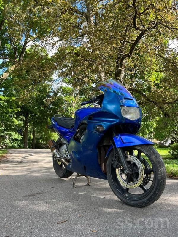 Honda CBR 600F 1992 Tukums, ar dzinēja tilpumu 0.60 L un nobraukumu 0 tūkst. km par 1050 €, foto 1 vietnē AUTOMOTO.COM.LV